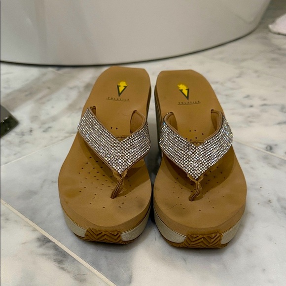 Volatile | Shoes | Volatile Tan And Silver Wedge Thong Sandals | Poshmark